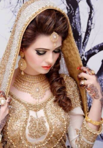 15 Stunning Pakistani Hairstyles for the Bride
